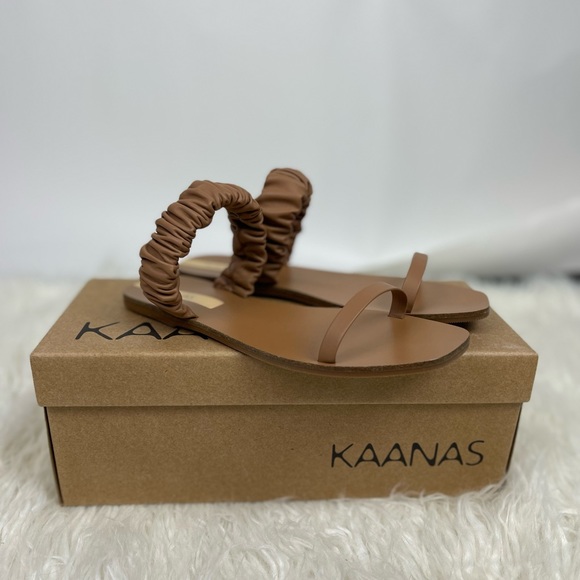 Kaanas | Shoes | Nwt Kaanas Lara Scrunchy Sandal In Color Honey | Poshmark